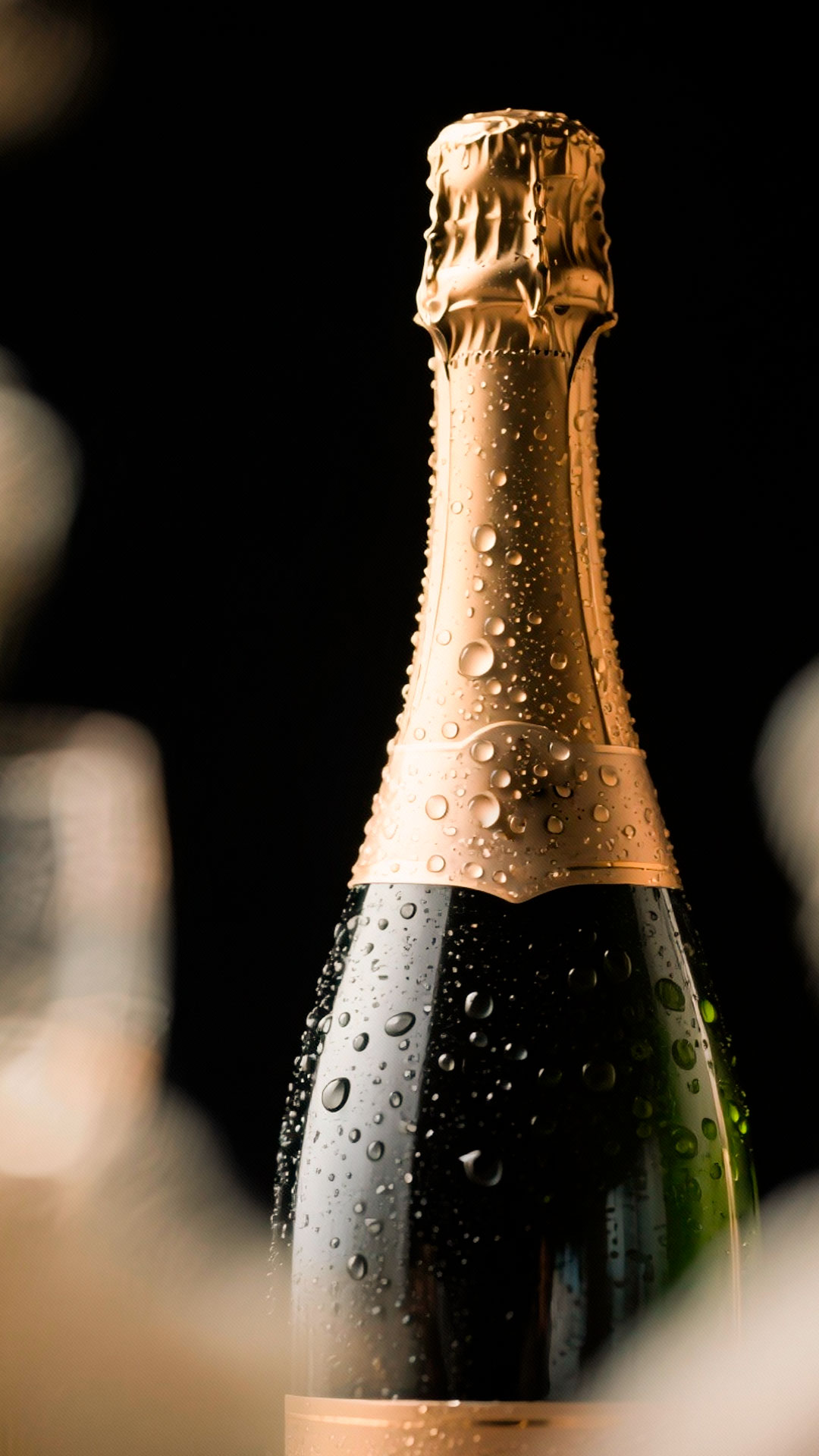 Como Refrescar e Servir Corretamente Champagne - VINHA